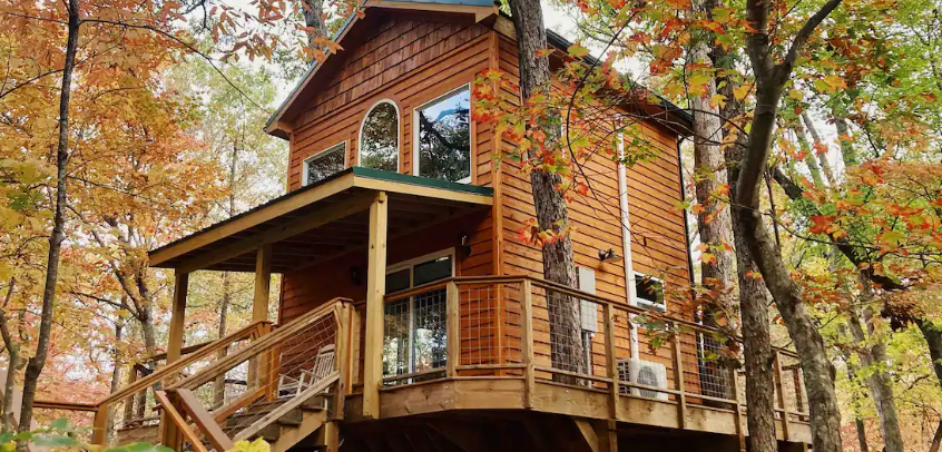 treehouse-in-HB-aspect-ratio-480-230 | Visit Hillsborough, NC